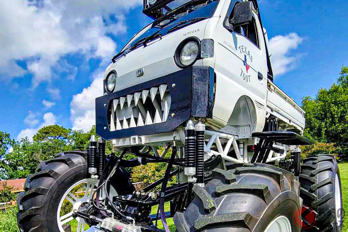 「V8」搭載の「軽トラ」!? 車高爆上げ＆巨大タイヤ装備で「縮尺おかしい」モンスタートラックの正体とは（くるまのニュース） | 自動車情報・ニュース - carview!