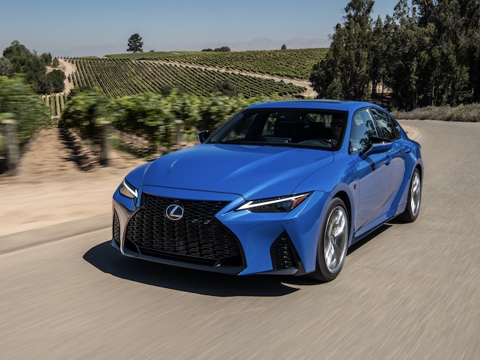 【試乗】新型 レクサス IS500 Fスポーツ パフォーマンス｜5L V8 NAエンジンのうまみが凝縮した快速セダン！（カーセンサー） | 自動車情報・ニュース - carview!