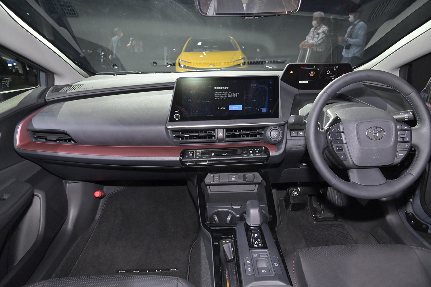 新型プリウスが鉄腕アトムの聖地「高田馬場」にて世界初公開！ 2リッター＆1.8リッターハイブリッドとPHVで展開（WEB CARTOP） | 自動車情報・ニュース - carview!