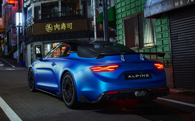パフォーマンスを徹底追求したアルピーヌA110Rが日本デビュー。車両価格は1500万円に設定（カー・アンド・ドライバー） | 自動車情報・ニュース - carview!