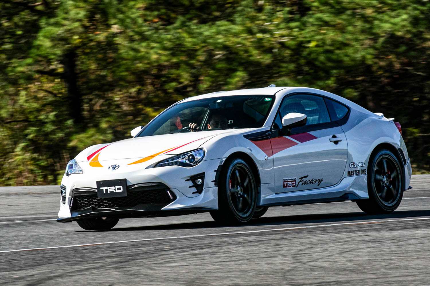 TRDの試作パーツを組み込んだトヨタ「86」に試乗！「14R-60」を参考に剛性バランスをアップさせた驚きの走りとは？【デモカー試乗】（Auto Messe Web） | 自動車情報・ニュース ...