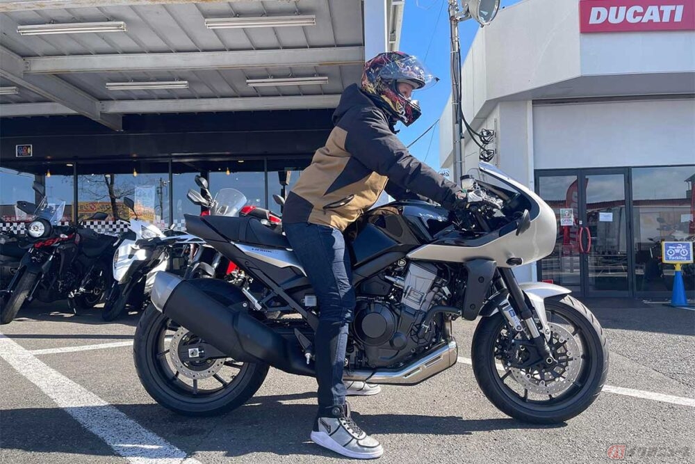 ホンダ「HAWK11」は芸術的な美しさ!? クリステル・チアリのSUNNY RIDE（バイクのニュース ） | 自動車情報・ニュース - carview!