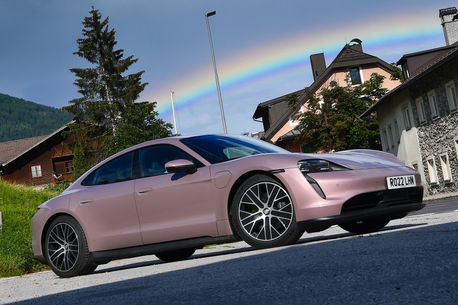 ポルシェ・タイカンでグランドツアー 航続距離505km 24時間で何か国回れる？ 後編（AUTOCAR JAPAN） | 自動車情報・ニュース - carview!