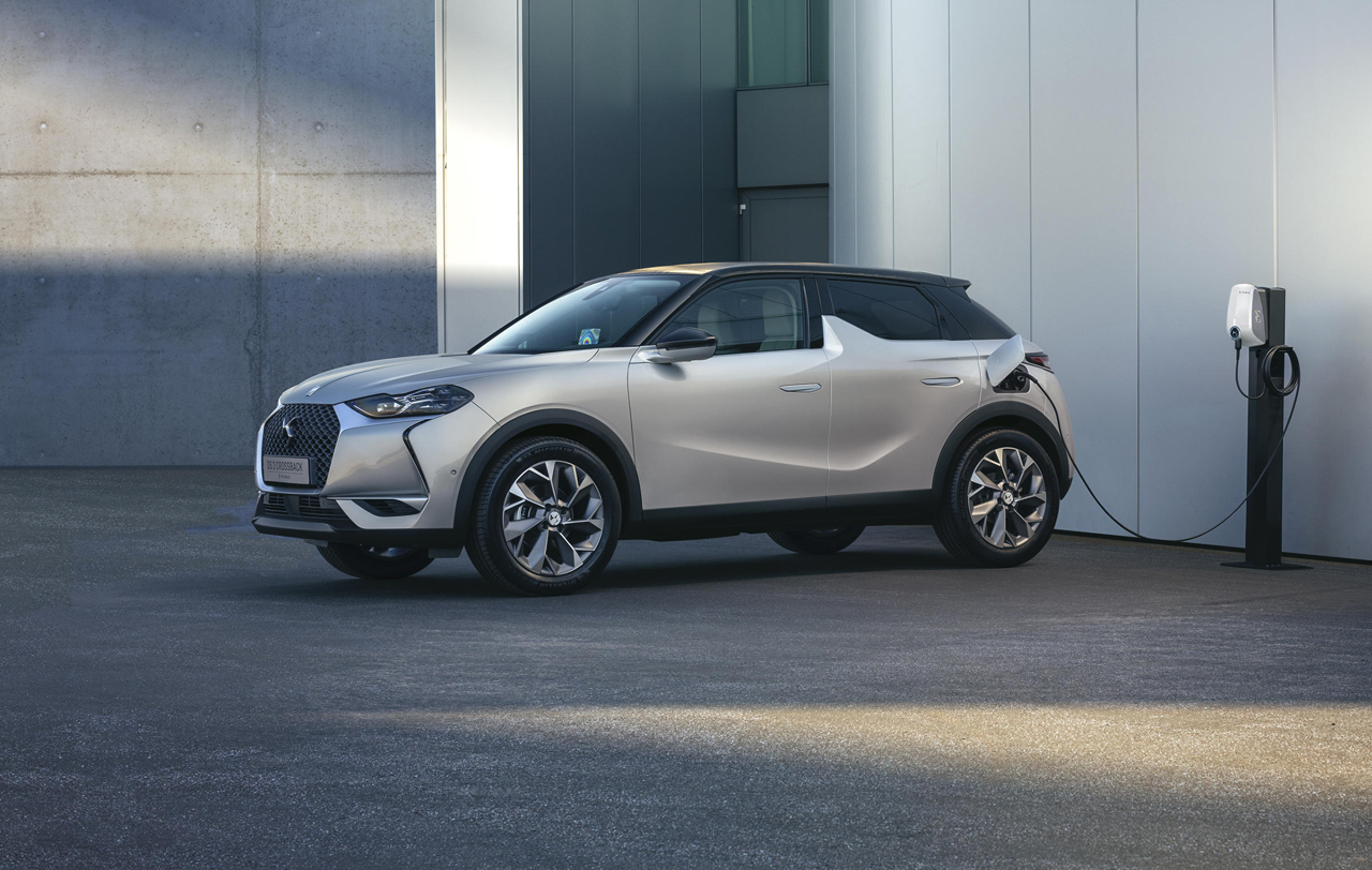 DS 3 クロスバック E-TENSEの日本導入決定。フランスらしいエレガンスを湛えたピュアEV（GENROQ Web） | 自動車情報サイト【新車・中古車】 - carview!