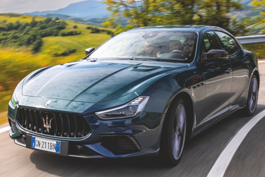 「V8」との永久の別れ マセラティ・ギブリ 334ウルティマをモデナで堪能 フオリセリエの別格内装（AUTOCAR JAPAN） | 自動車情報・ニュース - carview!