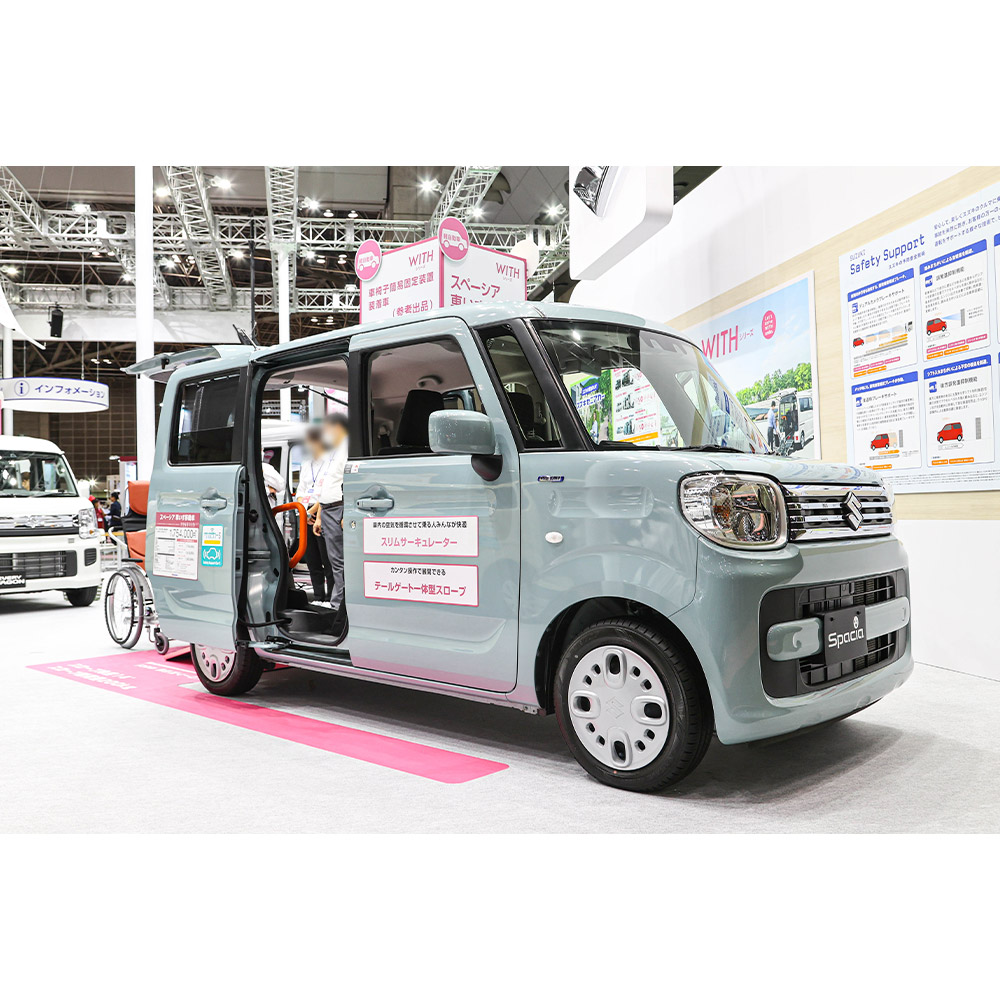 【H.C.R. 2023 レポート 番外編】「スズキ スペーシア（参考出品車）」で確認！ 便利な車いすの簡易固定（Believe Japan） | 自動車情報・ニュース - carview!