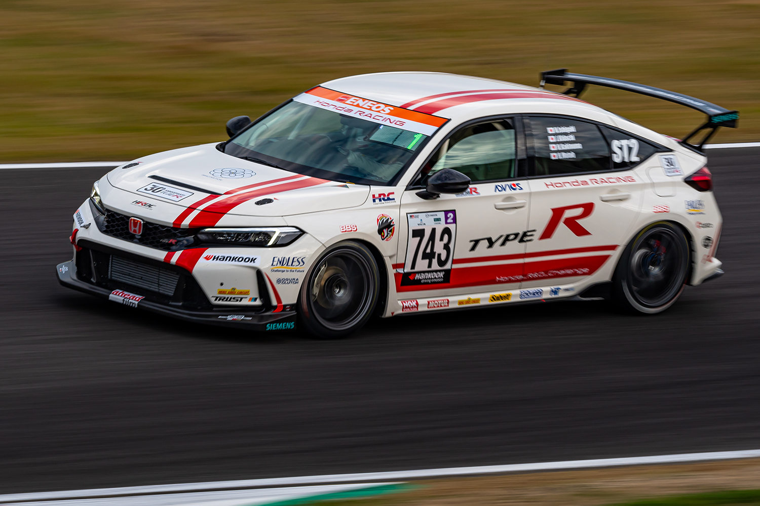 早くも新型シビック TYPE Rがレースデビュー！ 驚くほどのバカッ速ぶりでいきなり2位表彰台（WEB CARTOP） | 自動車情報・ニュース - carview!