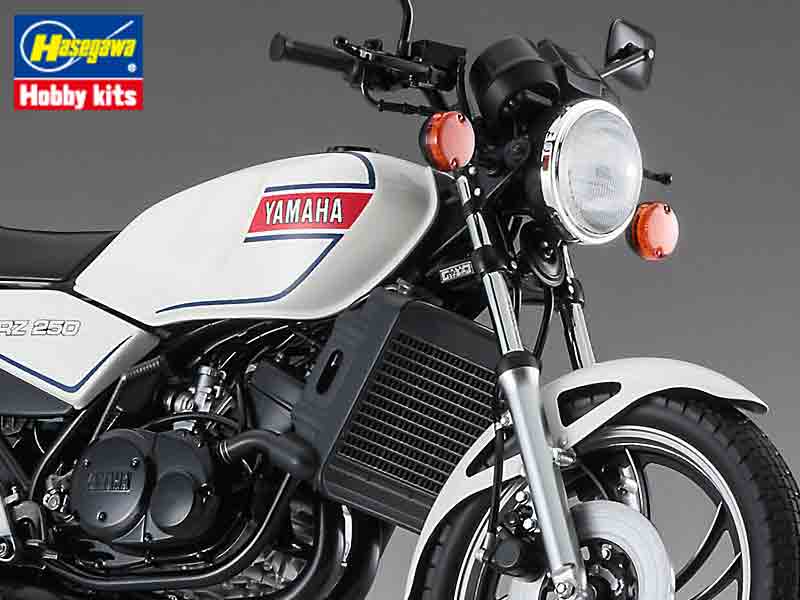 あの400キラーを完全新金型で再現！ 1/12スケールモデル「ヤマハ RZ250」がハセガワから11/19発売！（バイクブロス） | 自動車情報・ニュース - carview!