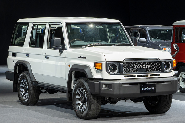 「ランドクルーザー70」9年ぶり再々販売へ “ATのみ”が話題に むしろ売れるかも？（乗りものニュース） | 自動車情報・ニュース - carview!