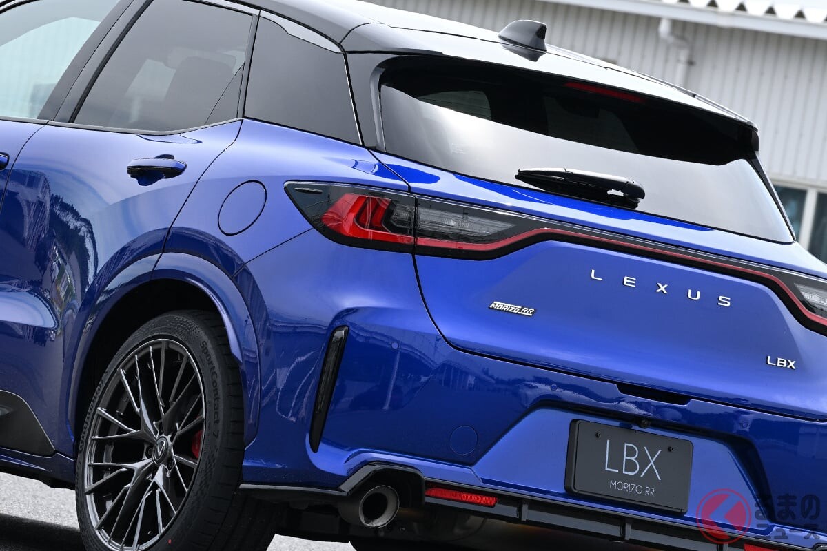 レクサス「小さな“スポーツSUV”」に反響アリ！「今の時代にMT搭載!?」「むしろお買い得かも！」 304馬力のターボエンジン搭載する「LBX モリゾーRR」に注目！（くるまのニュース ...