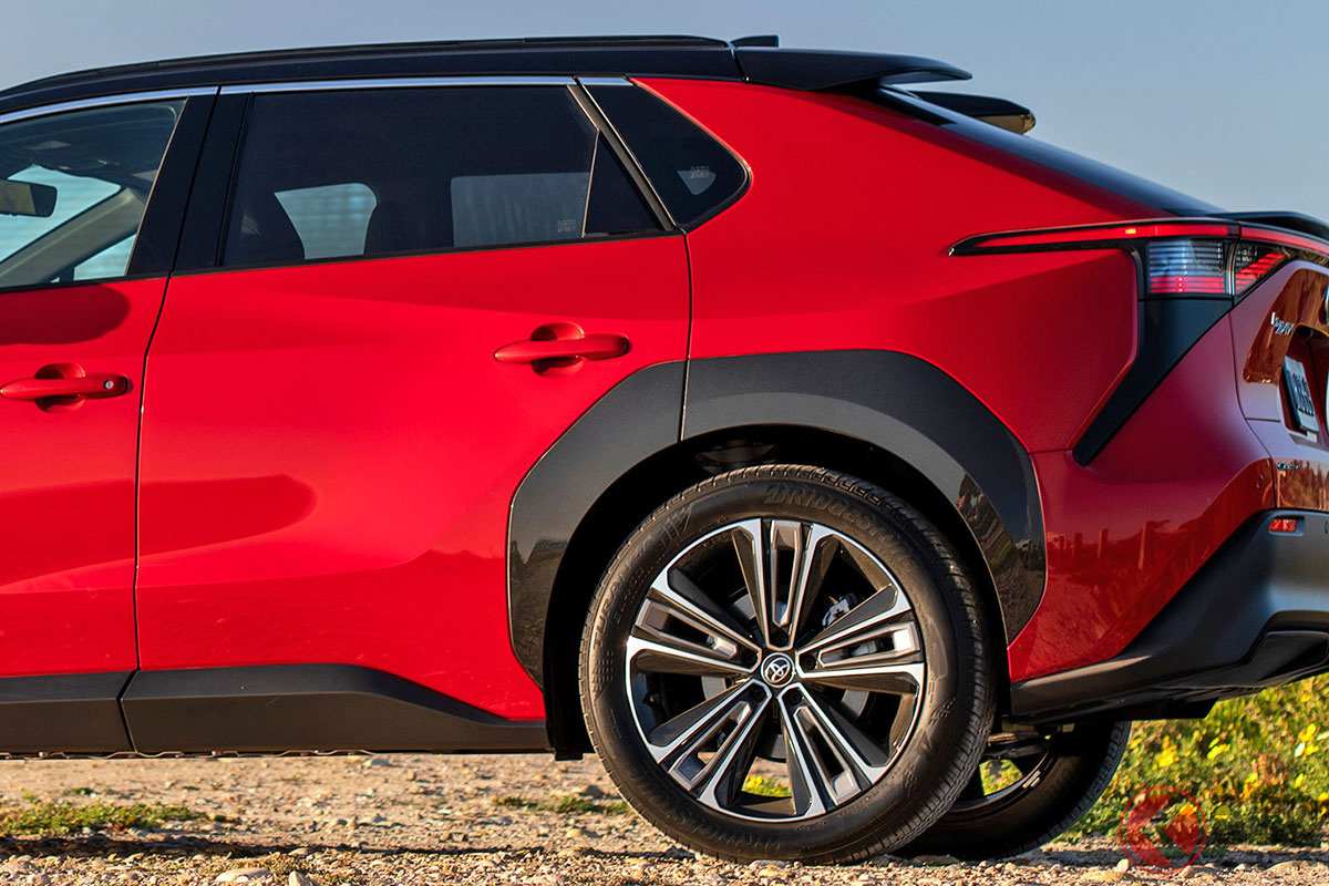 トヨタ「新SUV」発売！ 全長4.7m級の「ちょうどイイ」サイズに“精悍顔”採用！ 約600万円超えの新「bZ4X」米で登場（くるまのニュース） | 自動車情報・ニュース - carview!