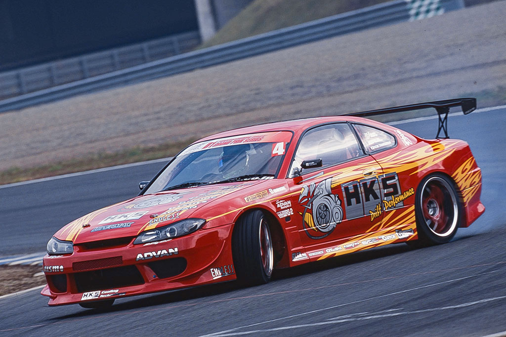「黎明期のD1GPに革命を起こした真紅の狼」HKSハイパーシルビアRS-2という怪物【OPTION back number】（web option） | 自動車情報サイト【新車・中古車 ...