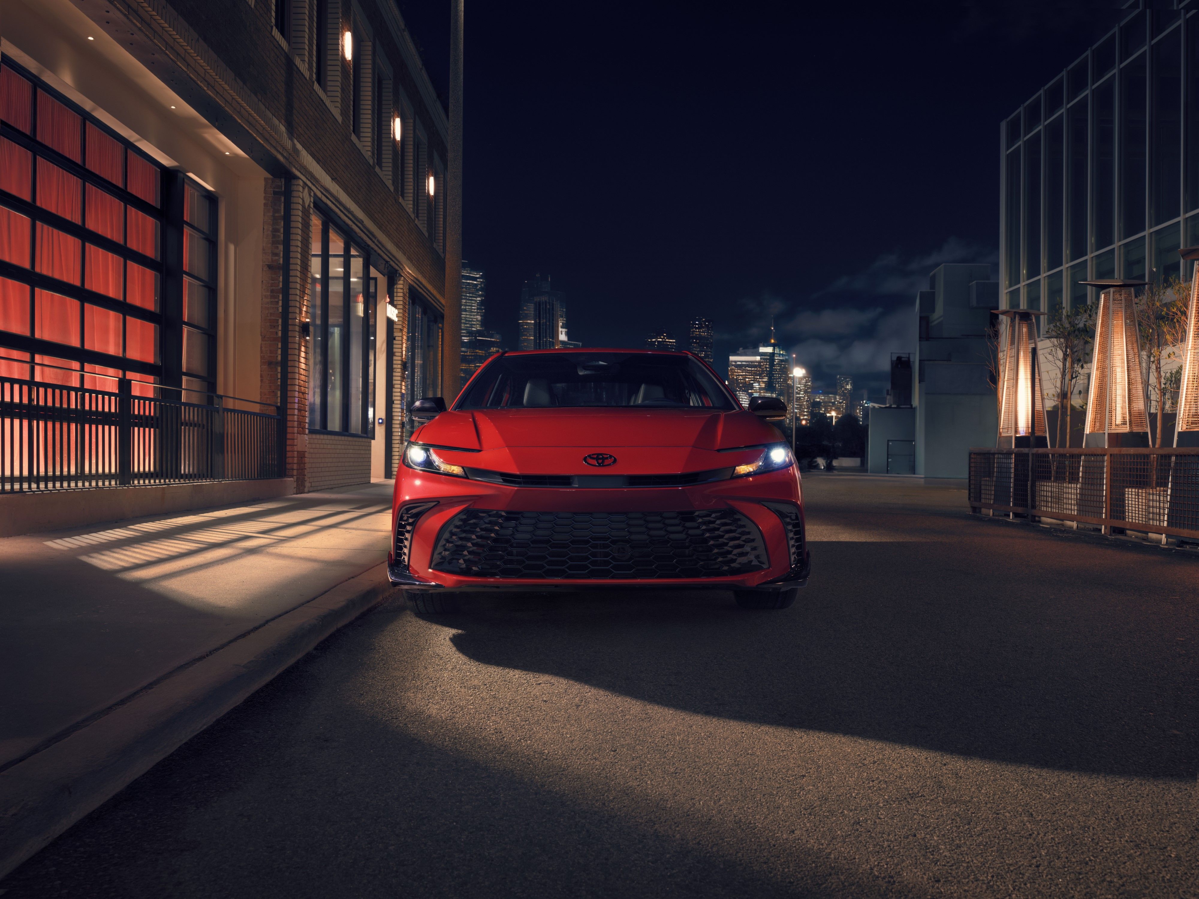 新しいトヨタ カムリが登場。スポーティな4ドアセダンに注目！──GQ新着カー（GQ JAPAN） | 自動車情報・ニュース - carview!