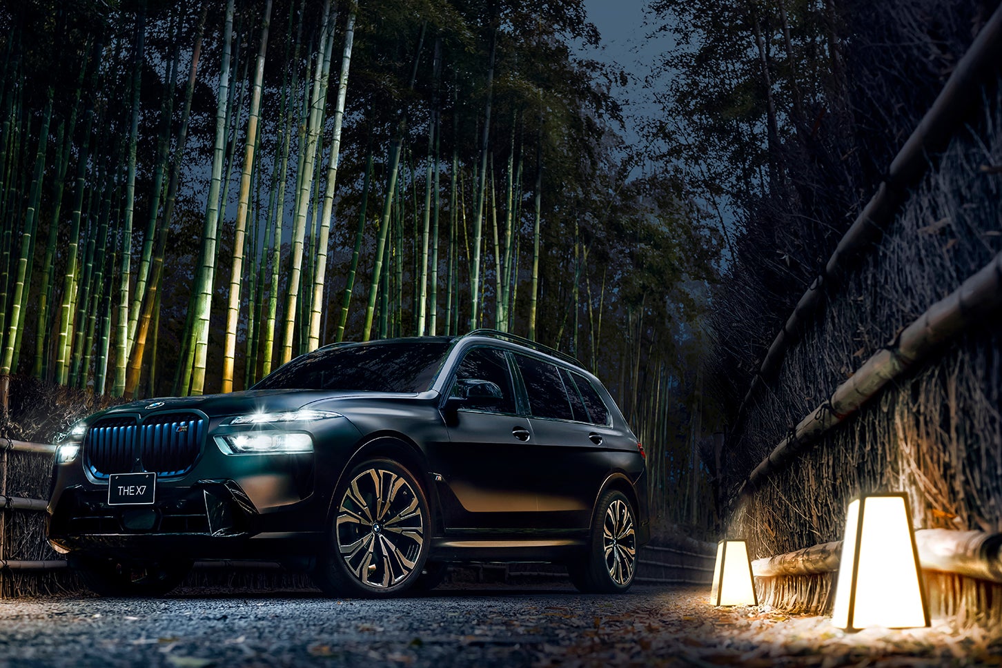BMWの最上級SUV「X7」に特別モデル「BLACK-α」登場！ 日本の“漆黒美”を極めた内外装が圧巻の仕上がり【新車ニュース】（くるくら） | 自動車情報・ニュース - carview!