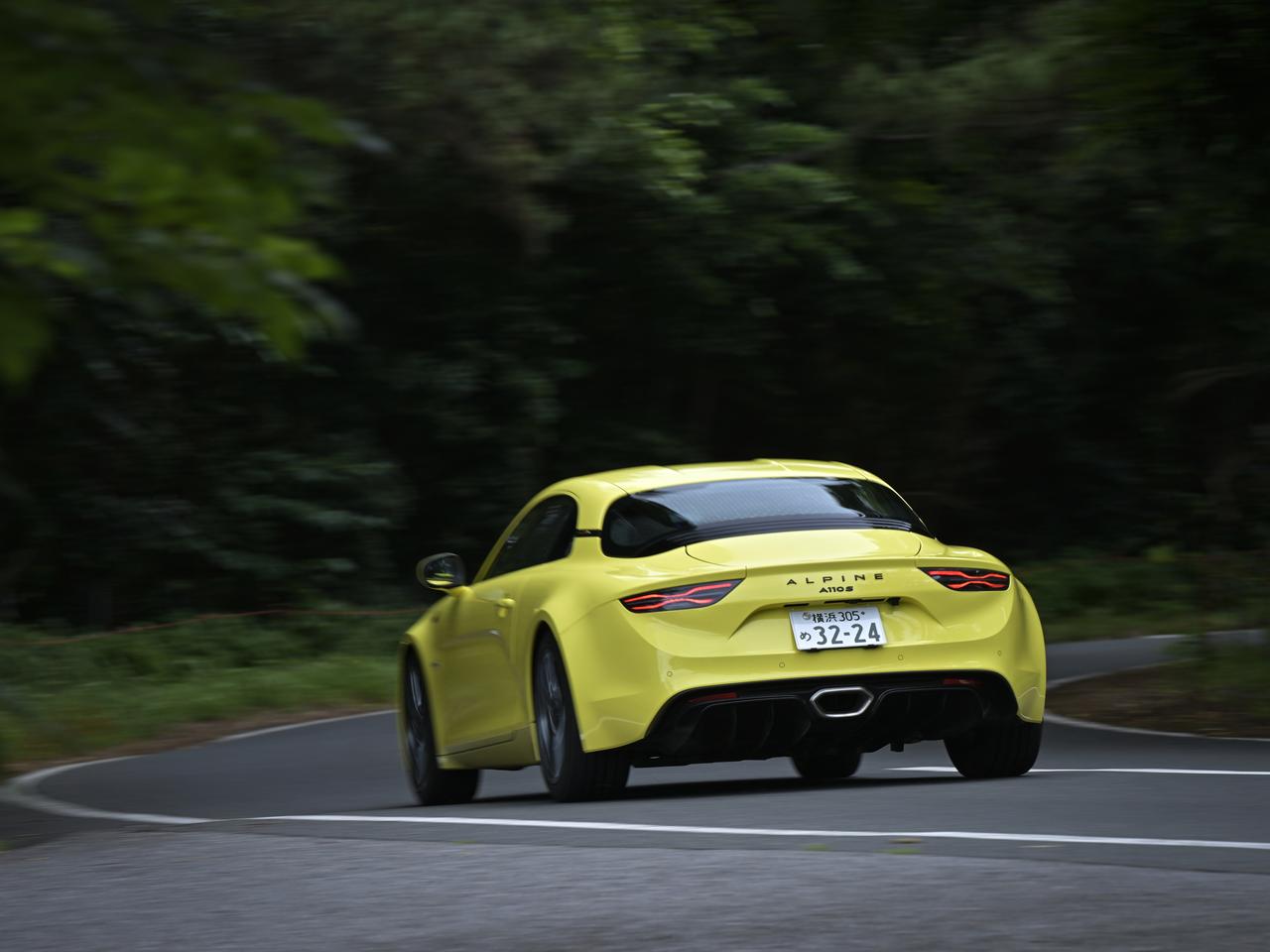 「運転が最高に楽しいクルマ」A110はなぜ楽しいのか？【スポーツカー大特集「ピュア・ドライビングの系譜」アルピーヌ A110S】（Webモーターマガジン） | 自動車情報・ニュース ...