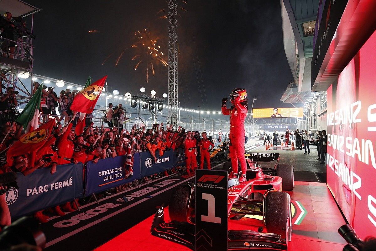 智将サインツJr.、大接戦を制す！ フェラーリがレッドブルの不敗神話破る……ローソン初入賞。角田裕毅DNF｜F1シンガポールGP決勝（motorsport.com 日本版） | 自動車情報 ...