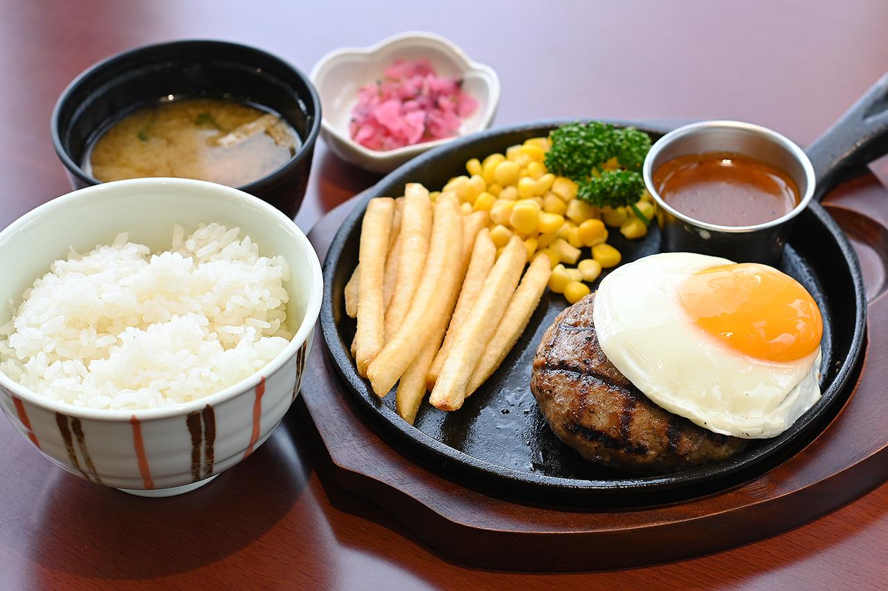 【ドライブグルメ】東名高速・EXPASA足柄（上り）で、定番の中にある確かなおいしさを楽しむ（Webモーターマガジン） | 自動車情報サイト【新車・中古車】 - carview!