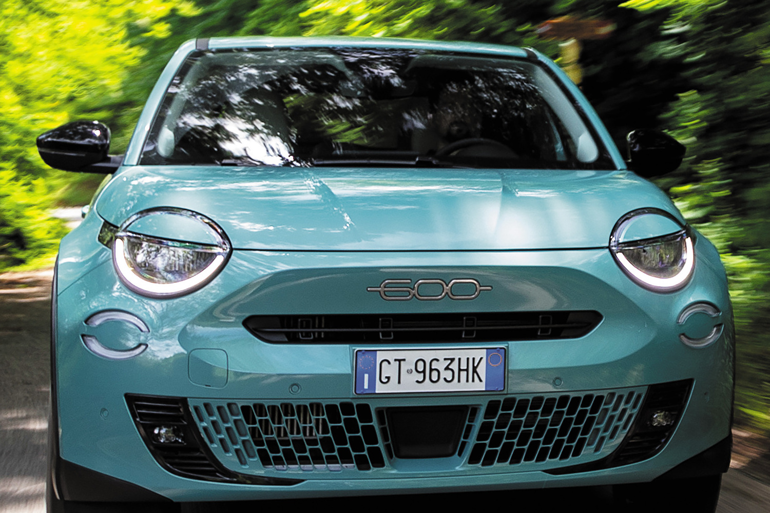 マイルドハイブリッドでも電動走行できる！ フィアットから600シリーズの第2弾「600ハイブリッド」が登場（WEB CARTOP） | 自動車情報・ニュース - carview!