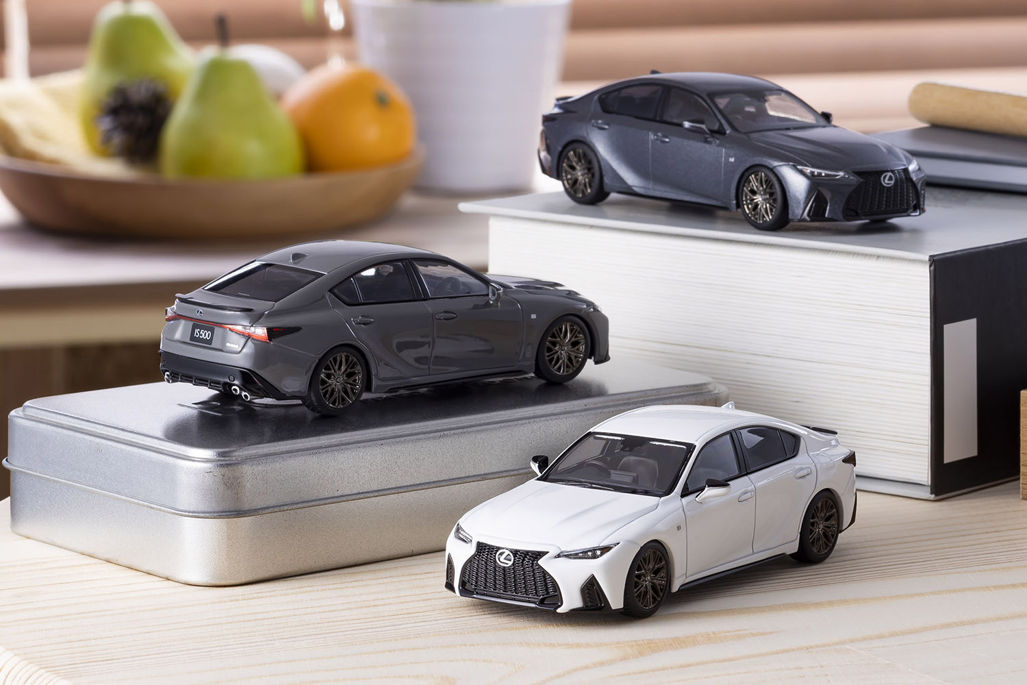 話題のレクサス「IS500 F SPORT」が1/43スケールのモデルカーに！ 高性能セダンを手元に置いてみては？（Auto Messe Web） | 自動車情報・ニュース - carview!
