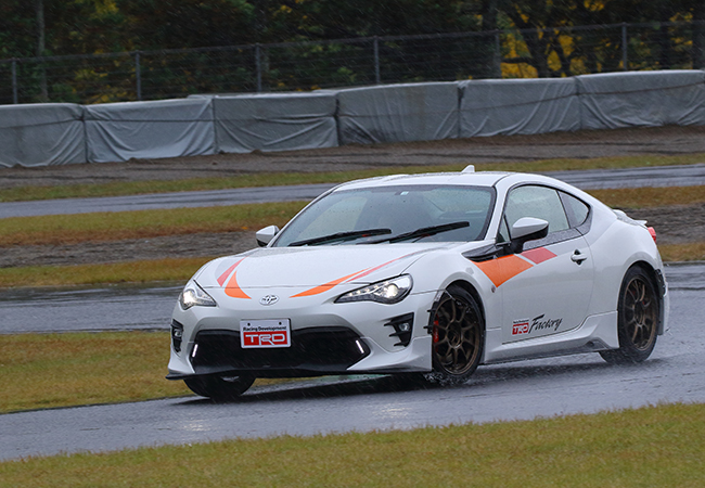 【I LOVE Custmizing】TRDアイテムを組み込み、初代86をベースに理想のFRスポーツを作る喜びは格別だ！（カー・アンド・ドライバー） | 自動車情報・ニュース - carview!