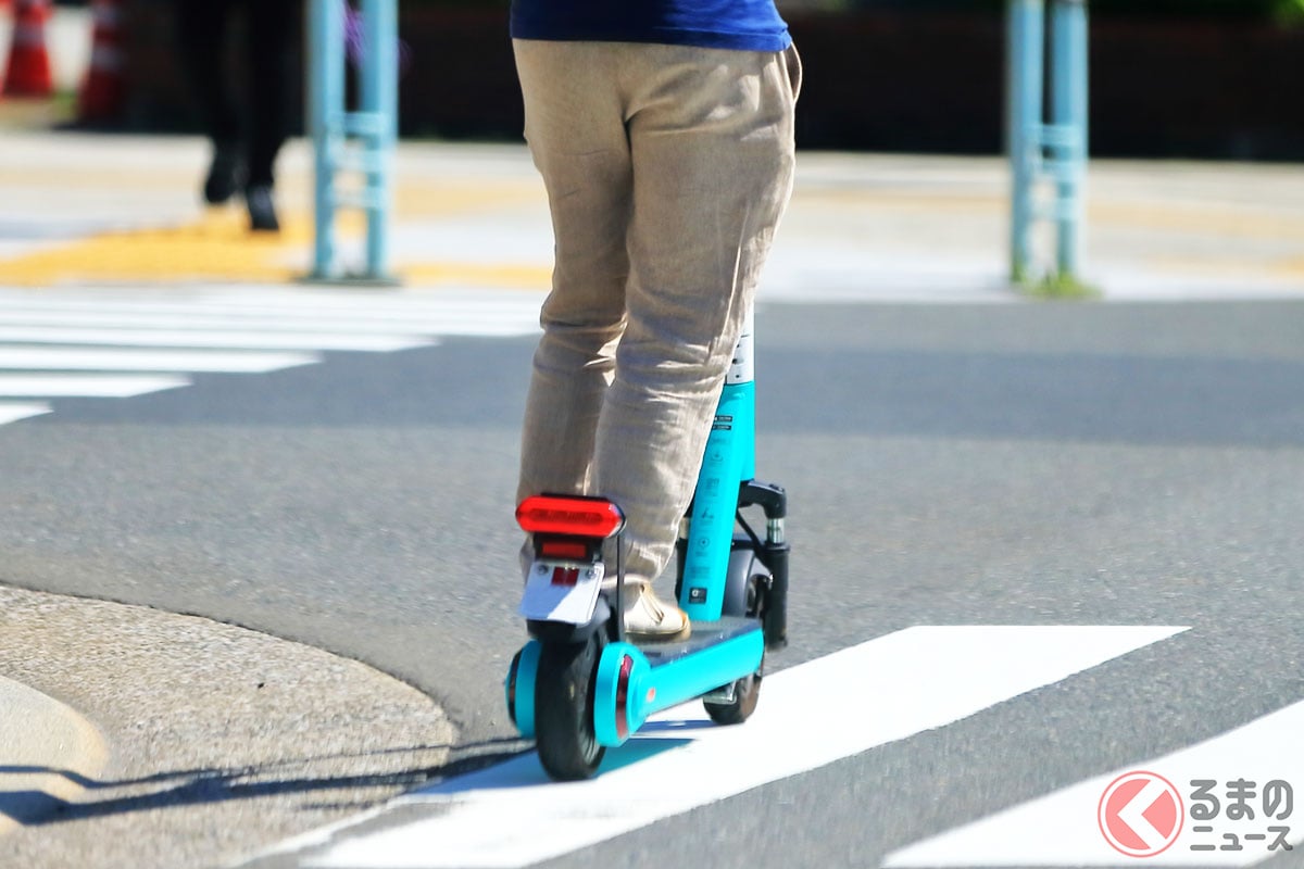 「二度と運転させない！」 LUUPが“悪質利用者”へ「怒りの鉄槌」！ 史上最大「アカ凍結」処分を実施！ 相次ぐ電動キックボード“不法行為”に「同じことが起こる」「緩すぎる」厳しい意見も（くるま ...