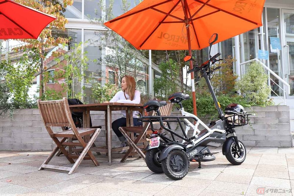 電動3輪スクーター「PXiD F2」後輪がリーンする折り畳み原付EV登場（バイクのニュース ） | 自動車情報・ニュース - carview!