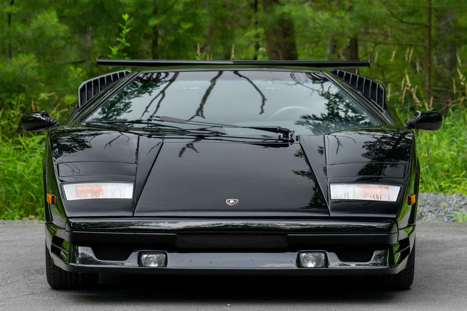 オジサマ憧れの「カウンタック」！走行距離5655kmの極上個体は約8100万円超で落札された（Auto Messe Web） | 自動車情報・ニュース - carview!