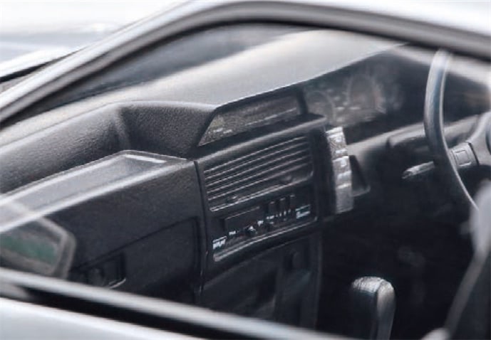 35年前!「7thスカイライン」GTS-Xツインカム24Vターボを再現! 当時話題の「GTオートスポイラー」が懐かしい! 【モデルカーズ】（LE VOLANT CARSMEET WEB ...