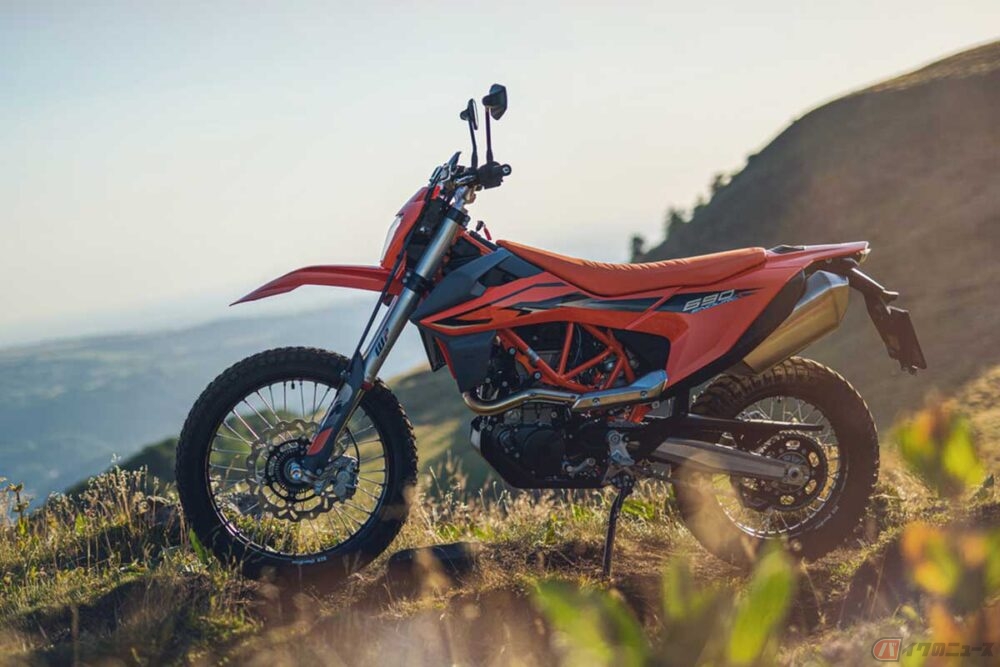 KTM「690 ENDURO R」2023年型発売 競技車両イメージの新グラフィックに（バイクのニュース ） | 自動車情報・ニュース - carview!