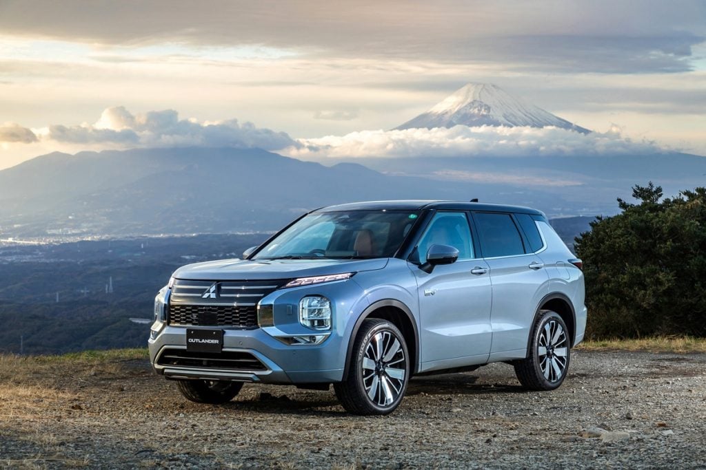 三菱「アウトランダーPHEV」累計販売10万台！2024年度、国内で最も売れたPHEVに（グーネット） | 自動車情報・ニュース - carview!