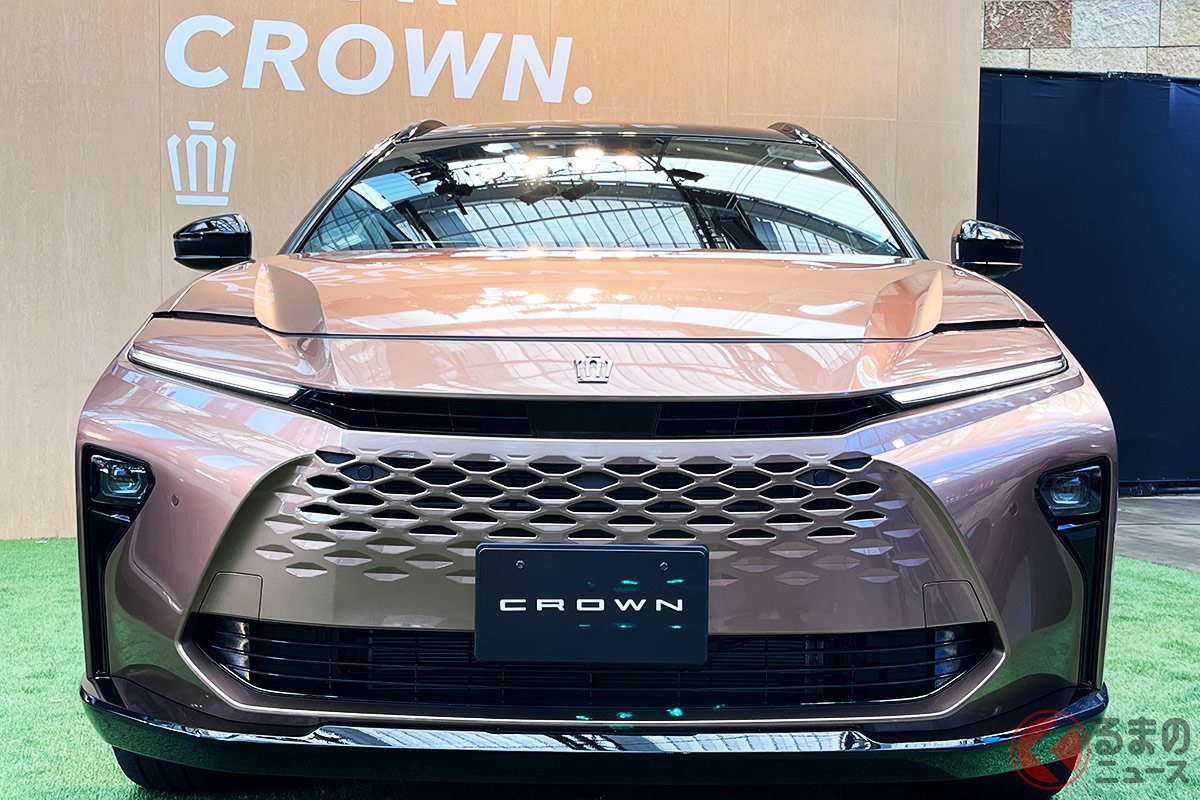 トヨタが新型「クラウンエステート」実車初公開！ 斬新グリル採用の全長5m級「ラージワゴンSUV」 17年ぶり復活で23年度内発売！（くるまのニュース） | 自動車情報・ニュース - carview!