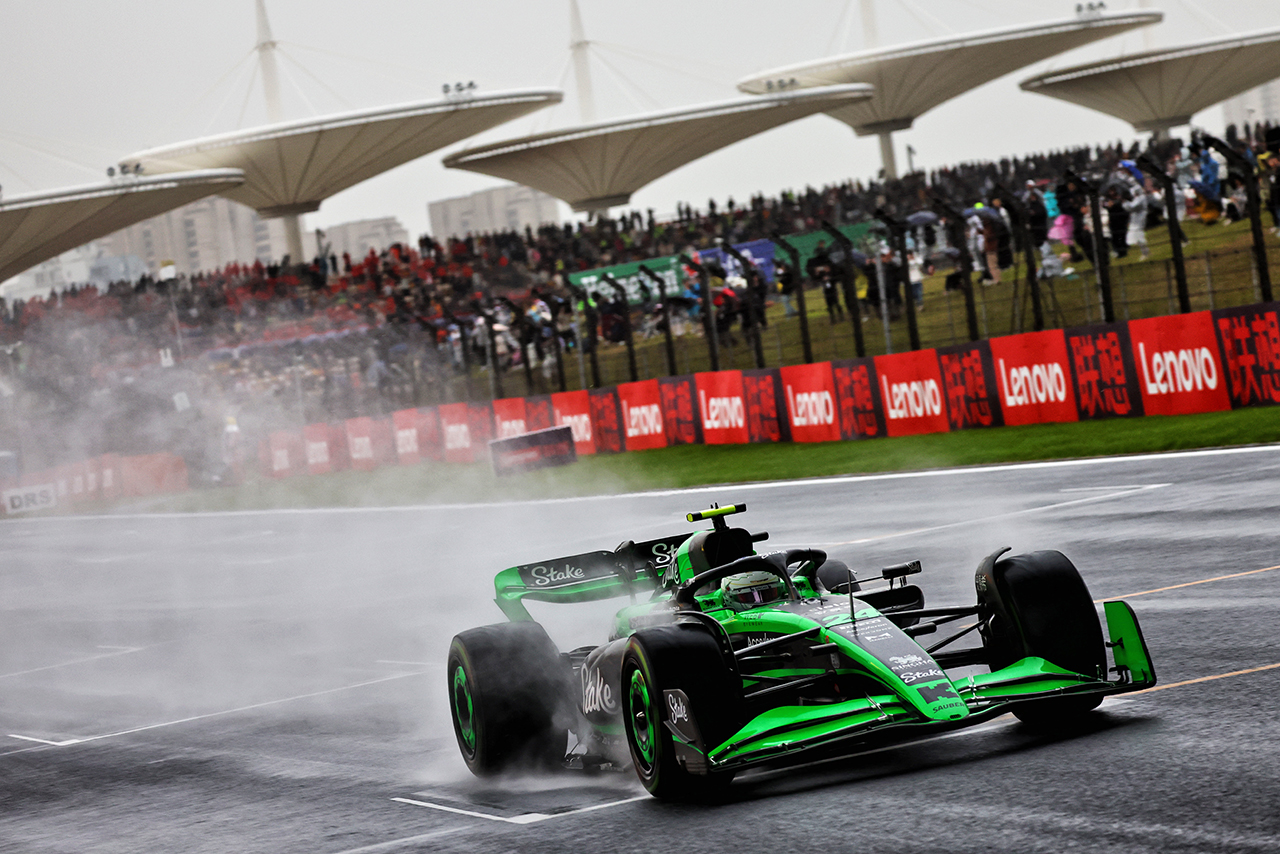 【F1第5戦中国GP週末の要点】雨を味方につけたキック・ザウバー、2台揃ってスプリント予選SQ3進出（AUTOSPORT web） | 自動車情報・ニュース - carview!