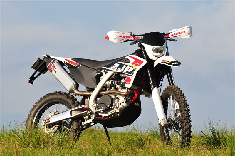 AJP「SPR250」【1分で読める 250ccバイク解説 2022年現行モデル】（webオートバイ） | 自動車情報・ニュース - carview!