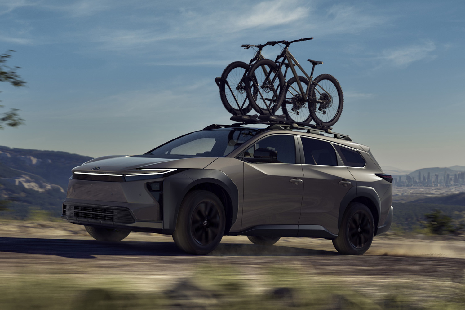 トヨタの新型BEVは使えて遊べるワゴン系SUV！ 日本にも導入予定の「bZ Woodland」の期待高まる内容とは（WEB CARTOP） | 自動車情報・ニュース - carview!