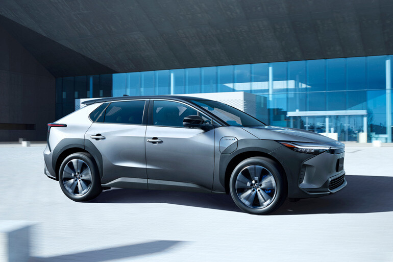 トヨタが新型BEV「bZ4X」のKINTO月額利用料を発表、電池性能10年20万km保証で8万8220円から（@DIME） | 自動車情報・ニュース - carview!