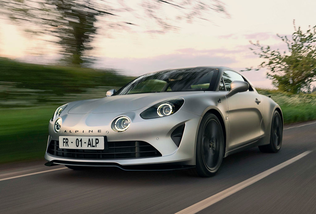 限定車｢アルピーヌA110 Sエンストン｣受注開始！ F1の最先端カーボン技術と素材で製造したパーツ採用（LE VOLANT CARSMEET WEB） | 自動車情報・ニュース - carview!