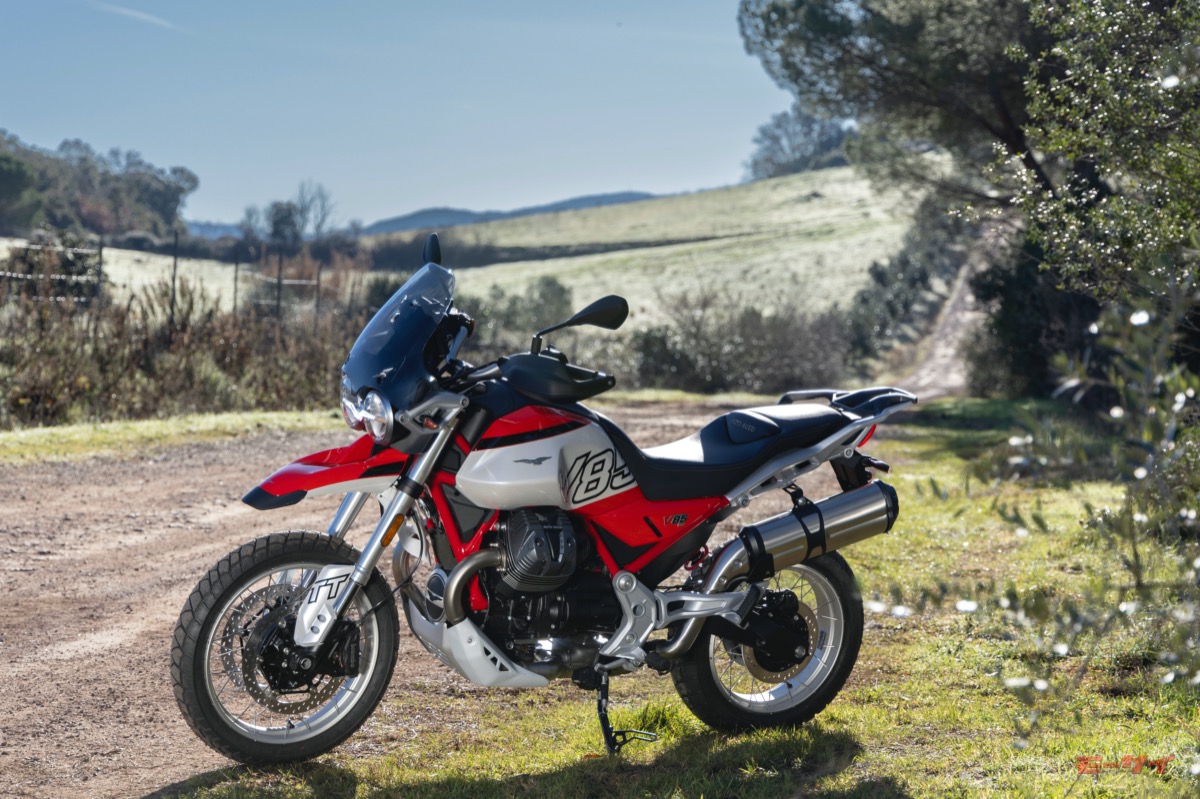 モトグッツィ新型V85TTが受注開始！可変バルブタイミングの改良型エンジンを搭載した標準グレードが日本に導入（モーサイ） | 自動車情報・ニュース - carview!