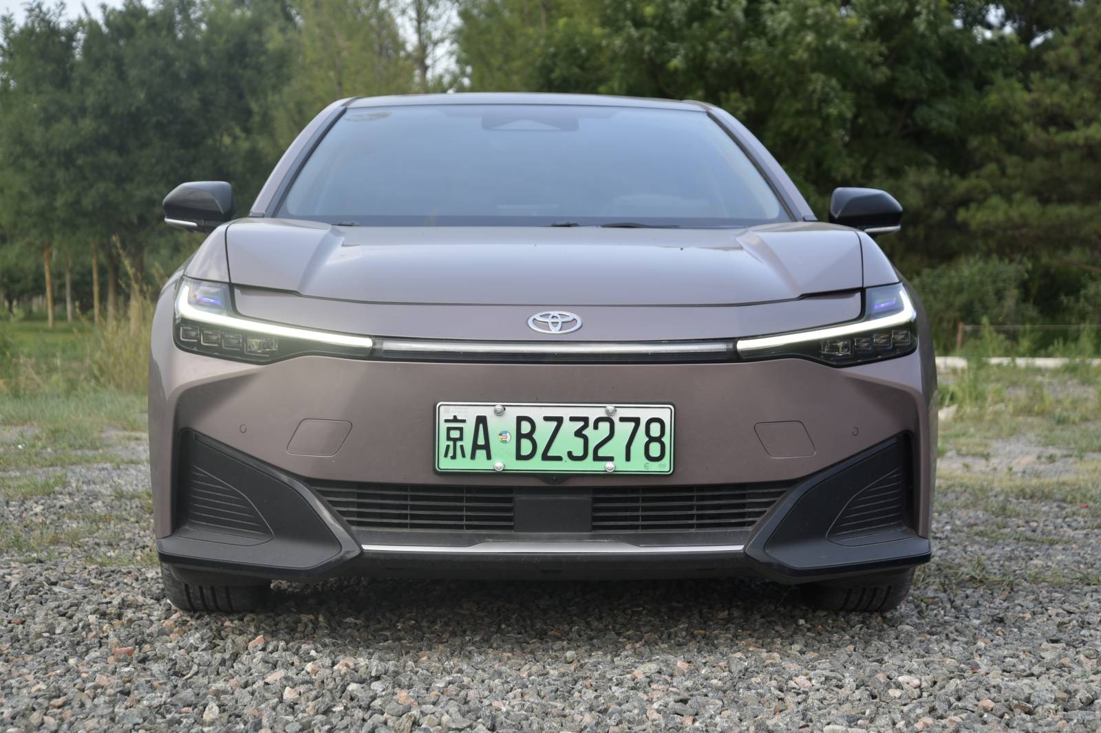 外装の不思議なデザインと使いやすいインテリア[トヨタ・bZ3試乗記]（THE EV TIMES） | 自動車情報・ニュース - carview!