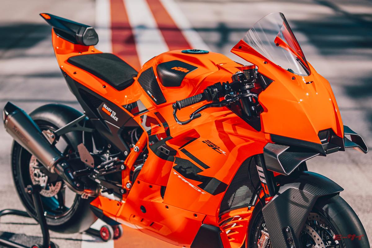 【KTM 990RC R発表】RC8シリーズ以来の大排気量スーパースポーツRC・公道へ再降臨！デビューは2025年春以降（モーサイ） | 自動車情報・ニュース - carview!