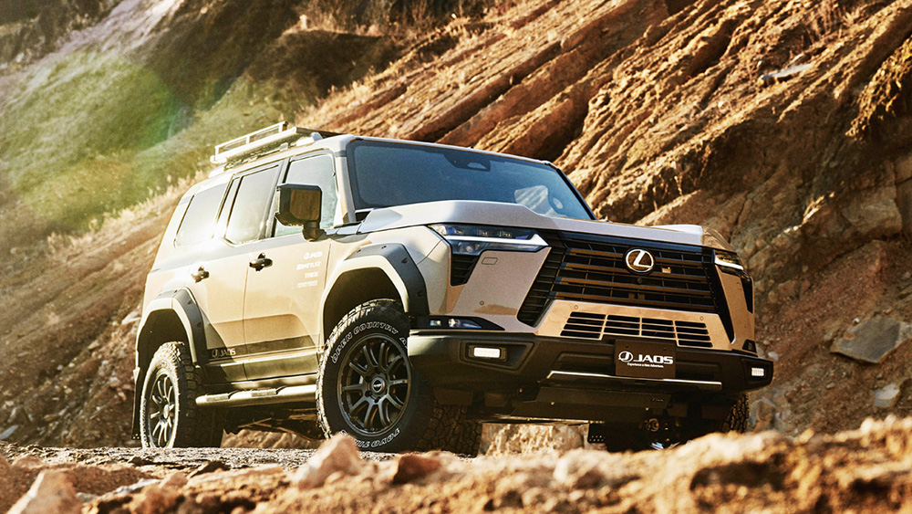 【東京オートサロン2024】レクサスがJAOSとコラボしたカスタムモデル「GX550“OVERTRAIL”JAOS ver.」を出展（@DIME） | 自動車情報・ニュース - carview!
