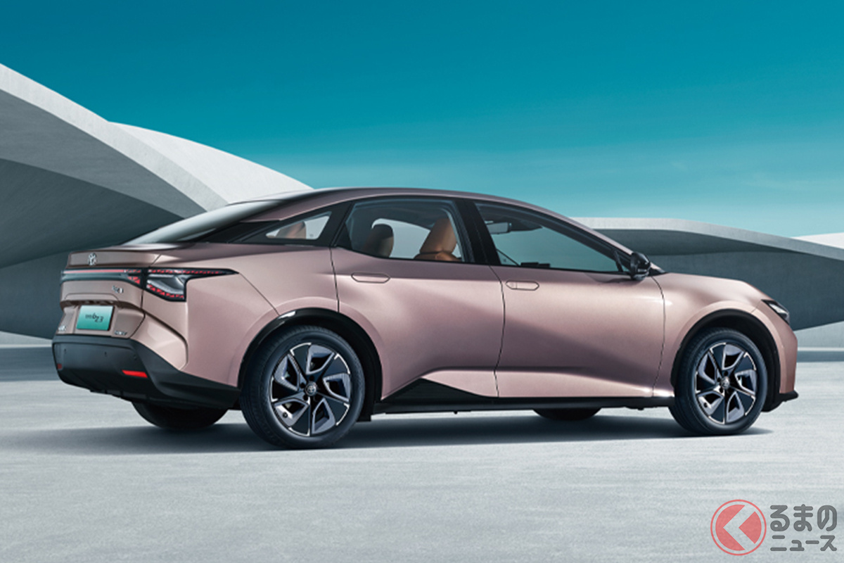 トヨタの新「4ドアセダン」がスゴい！ 新型「プリウス」より大きい＆斬新内装採用！ 謎の「bZ3」とは（くるまのニュース） | 自動車情報・ニュース - carview!