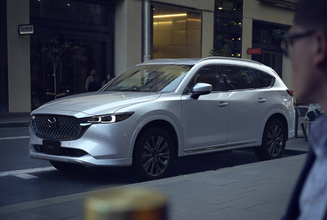 マツダCX-8が大掛かりな商品改良を敢行。デザインとダイナミクス性能の進化に加え、ユーザーの選択肢の幅を拡げる特別仕様車や新グレードを追加設定（カー・アンド・ドライバー） | 自動車情報 ...