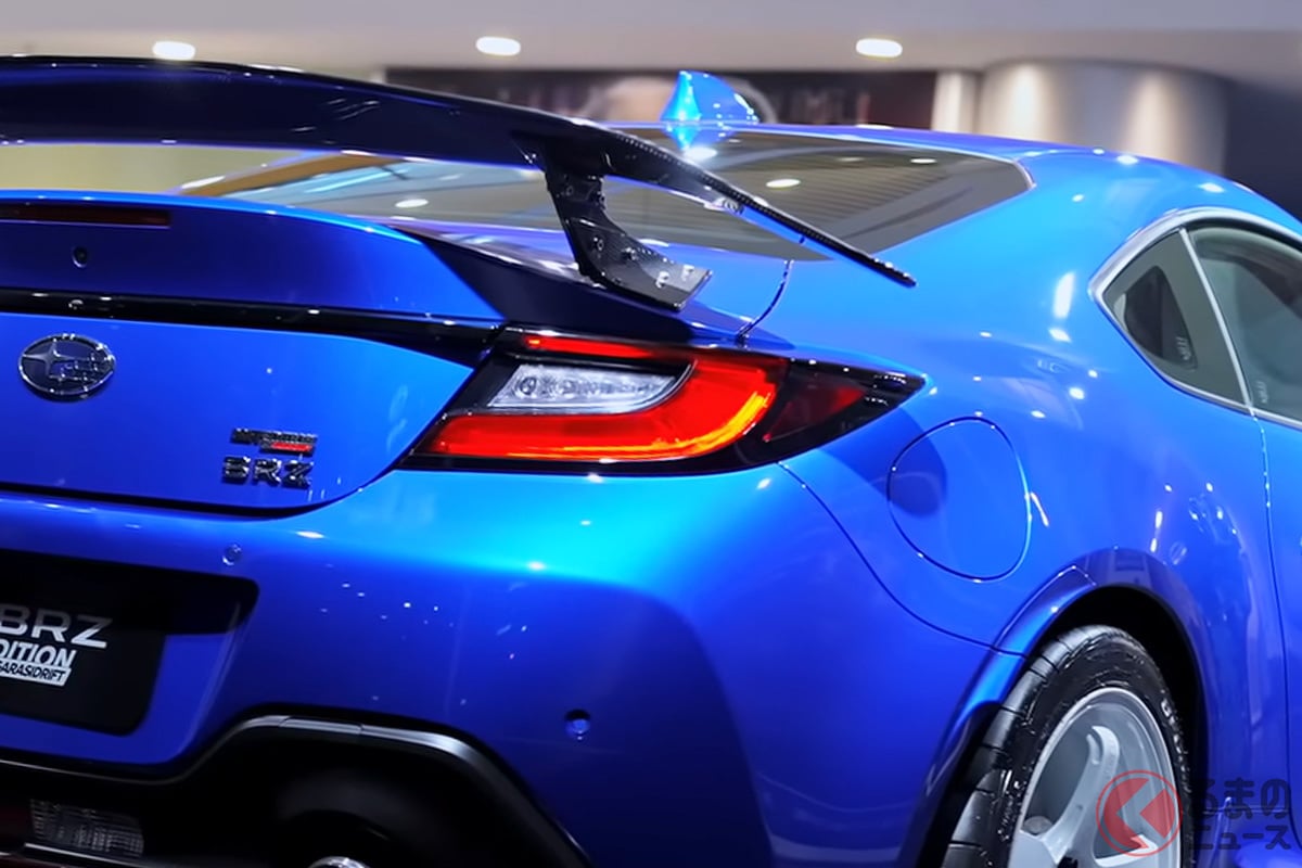 【インドネシア】約1050万円！ スバル新「BRZ」に反響多数！ 「FR×水平対向エンジン最高！」「カーボンのGTウイングがカッコイイ！」！ ド迫力の“フルエアロ仕様”「ドリフトエディション ...