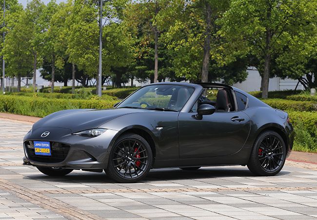 これぞ傑作！ マツダ・ロードスターはスポーツカーの核心でありお手本である（カー・アンド・ドライバー） | 自動車情報・ニュース - carview!