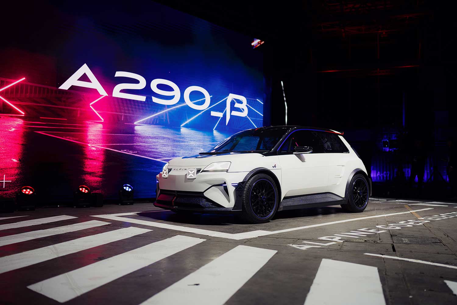 超イケてると評判のアルピーヌのコンセプト車「A290_β」！ どこまで市販モデルに生かせるのかデザインを詳細分析した（WEB CARTOP） | 自動車情報・ニュース - carview!