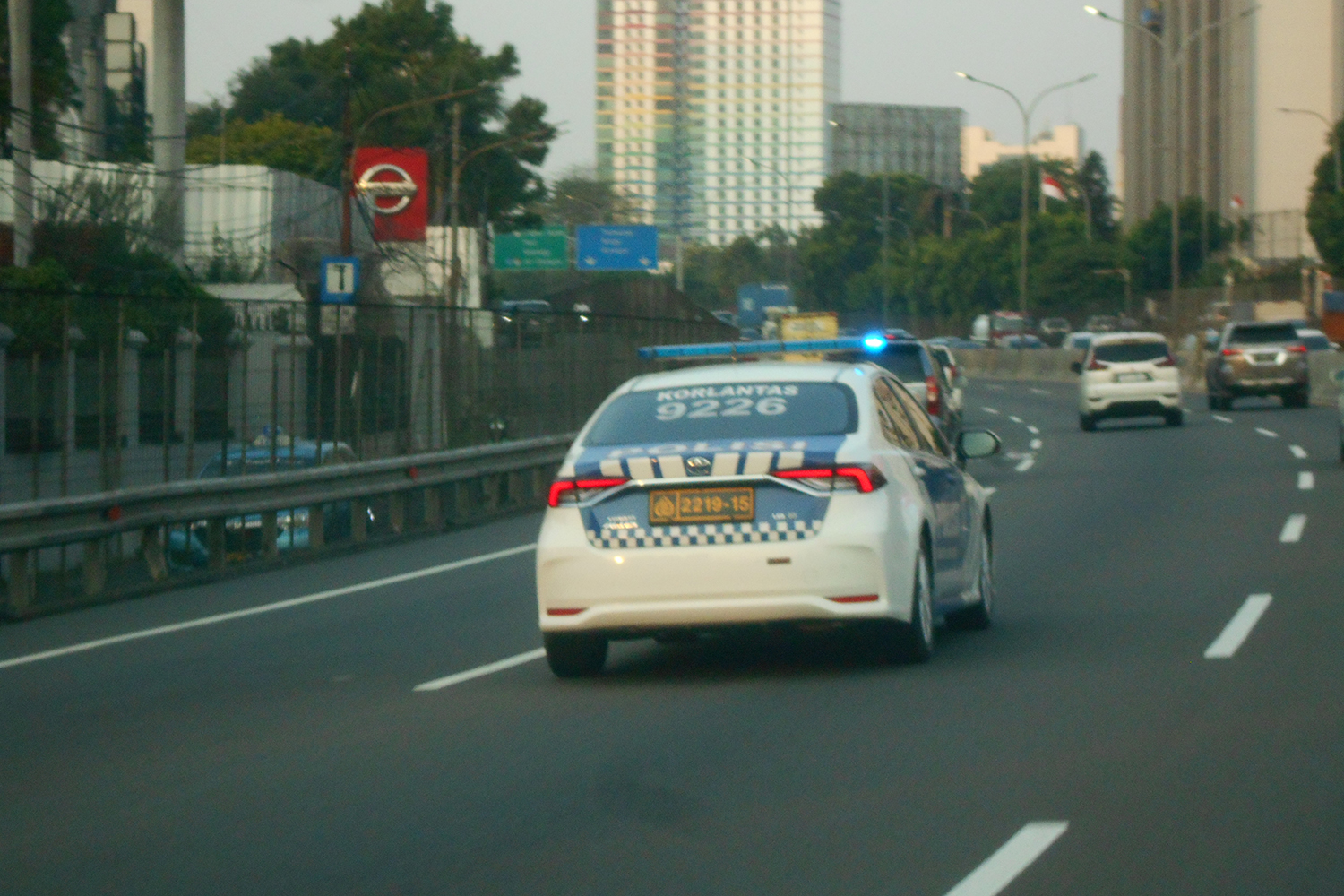 カローラは贅沢品！ 日本とは違うアジアでの「カローラセダン」の立ち位置（WEB CARTOP） | 自動車情報・ニュース - carview!