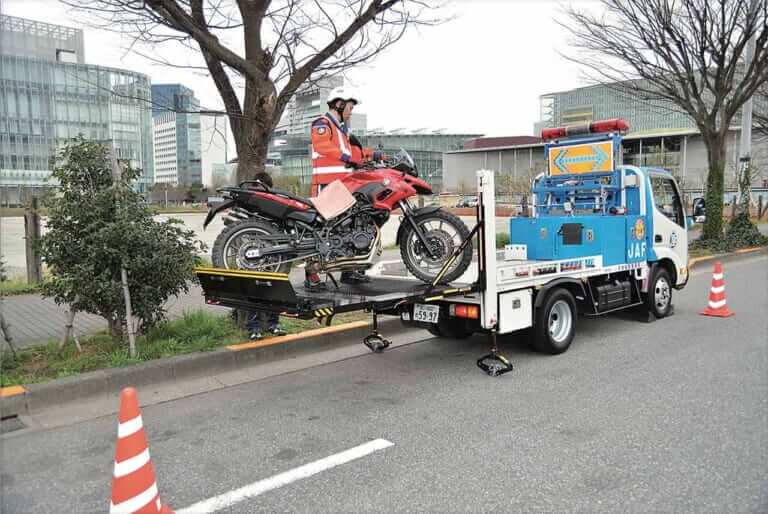 Q58：事故を起こしてしまった… まず何をする？【30秒でわかる! バイクの疑問】（WEBヤングマシン） | 自動車情報・ニュース - carview!