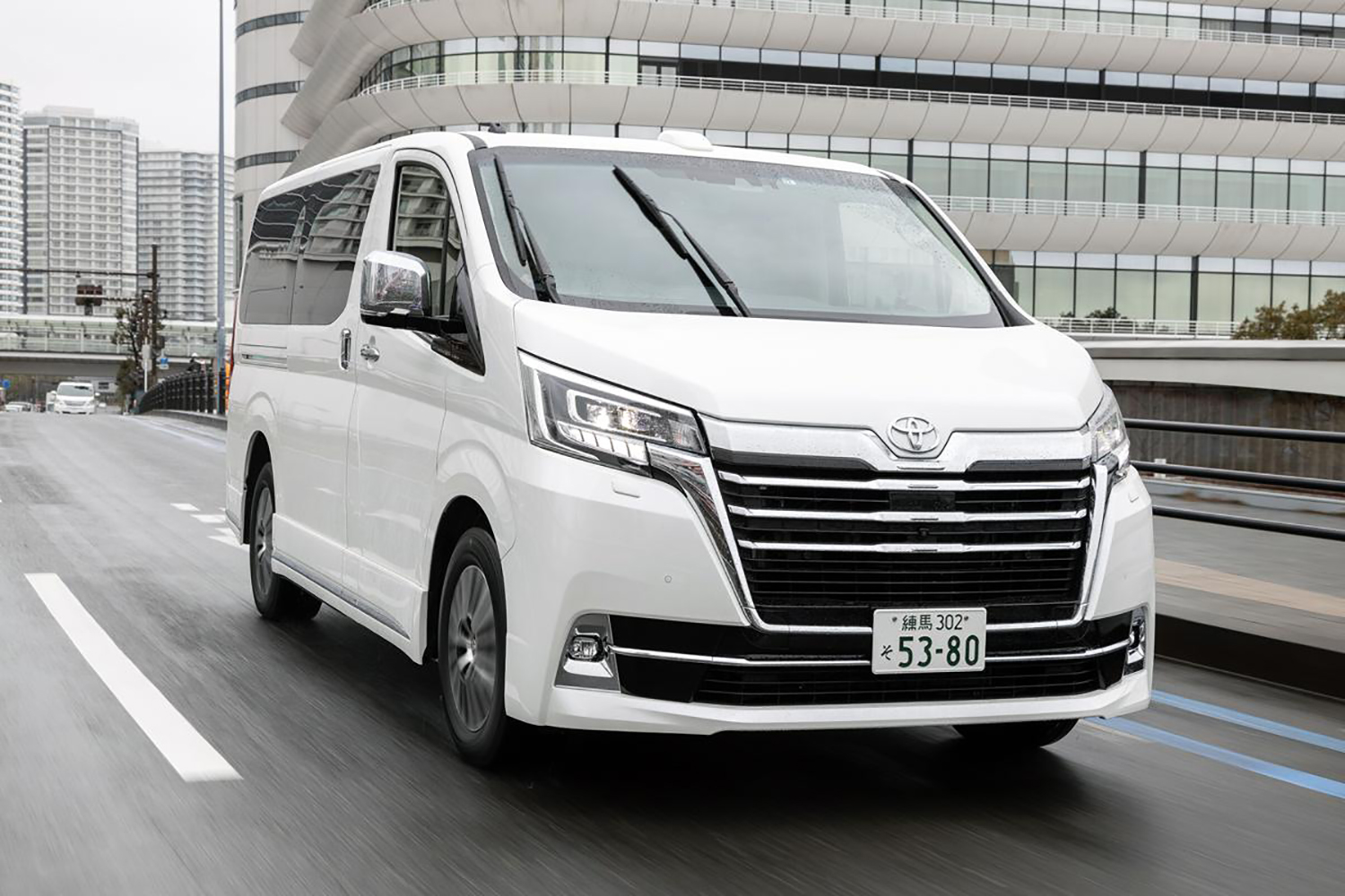 全長5mを超えるボディによる圧倒的車内空間！ 巨大ミニバン「グランエース」とは（WEB CARTOP） | 自動車情報・ニュース - carview!