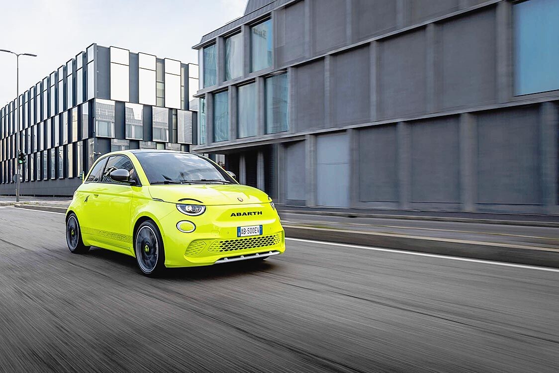 ステランティスジャパン、アバルト初のEV「500e」を10/28発売 ハッチバックとカブリオレ 615万円から（日刊自動車新聞） | 自動車情報・ニュース - carview!