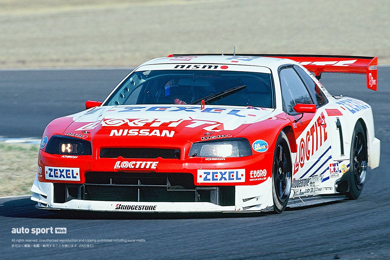 『ニッサン・スカイラインGT-R（BNR34型／2000年）』2連覇後に待っていた苦闘の始まり【忘れがたき銘車たち】（AUTOSPORT web） | 自動車情報・ニュース - carview!